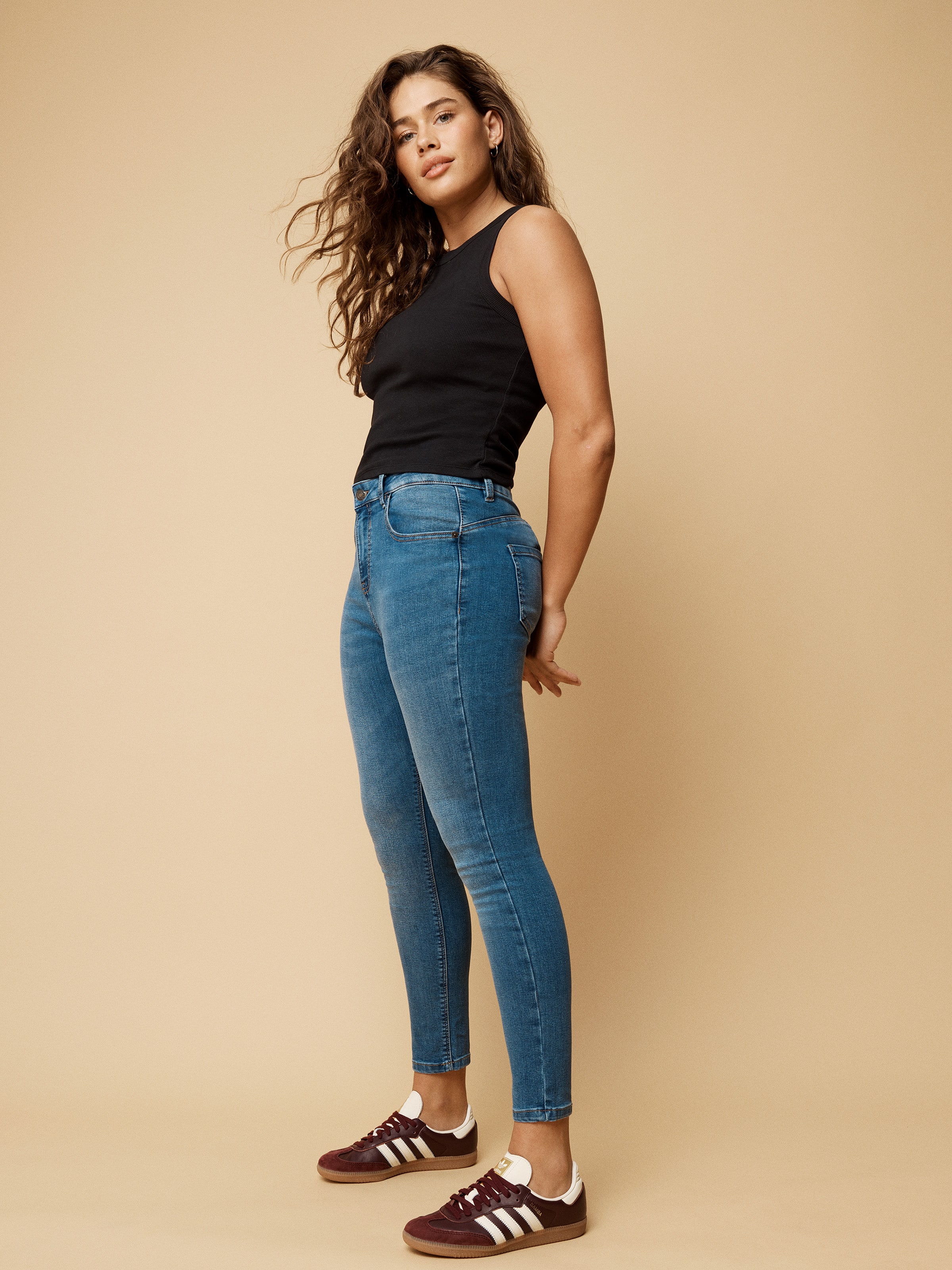 Harper Highrise Cropped Jean Mid Blue - Dotti Online